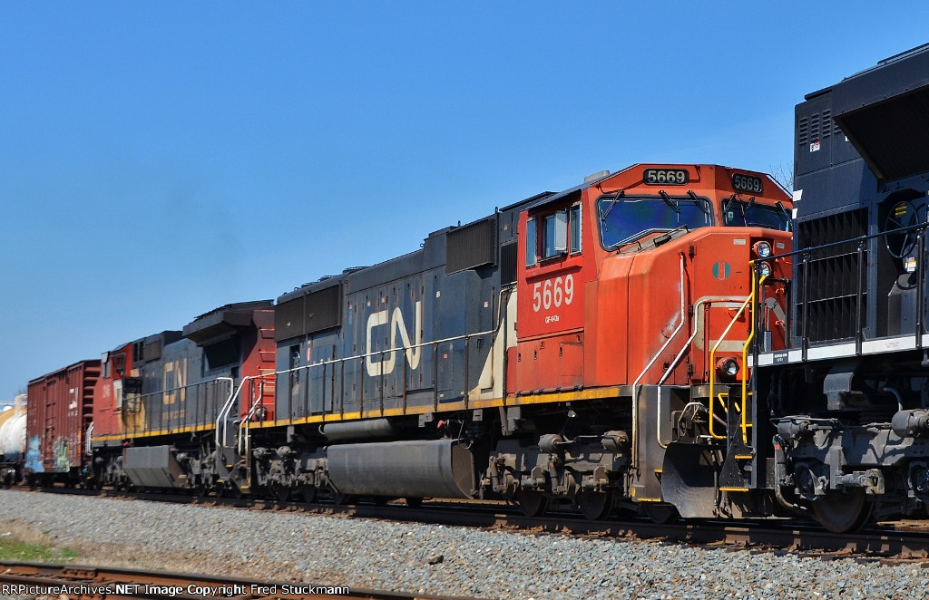 CN 5669